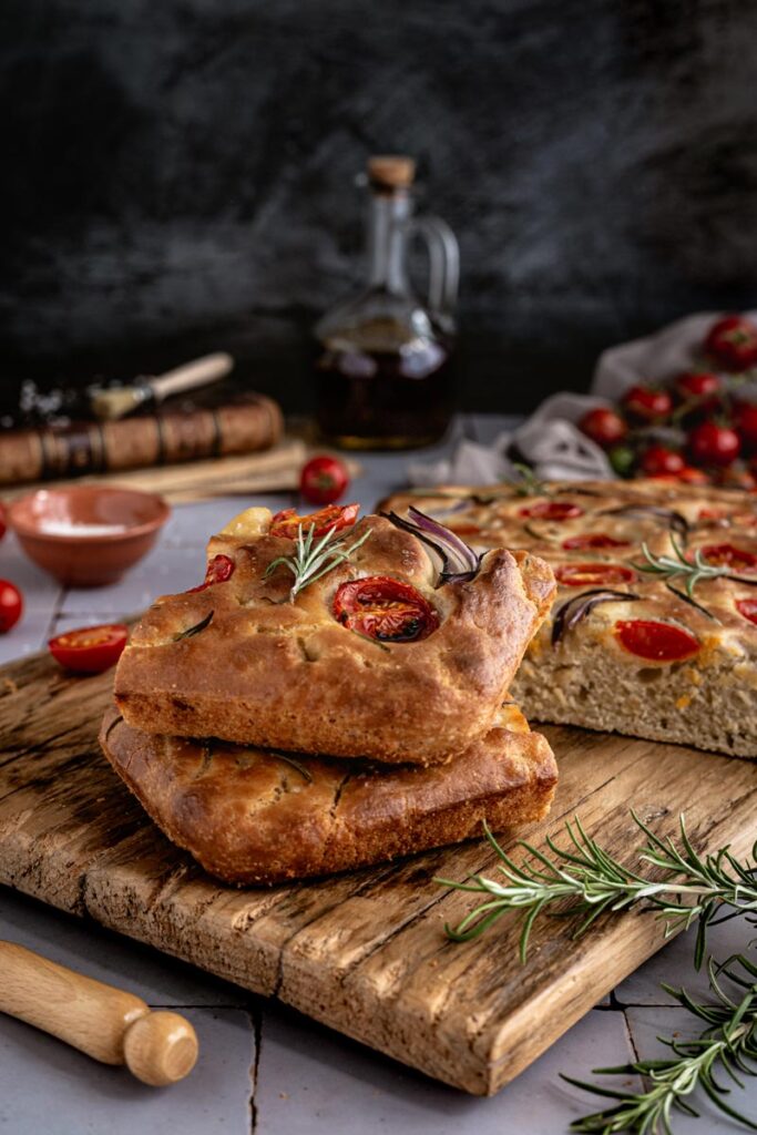 Focaccia com tomate e cebola roxa | Luís Miguel Costa