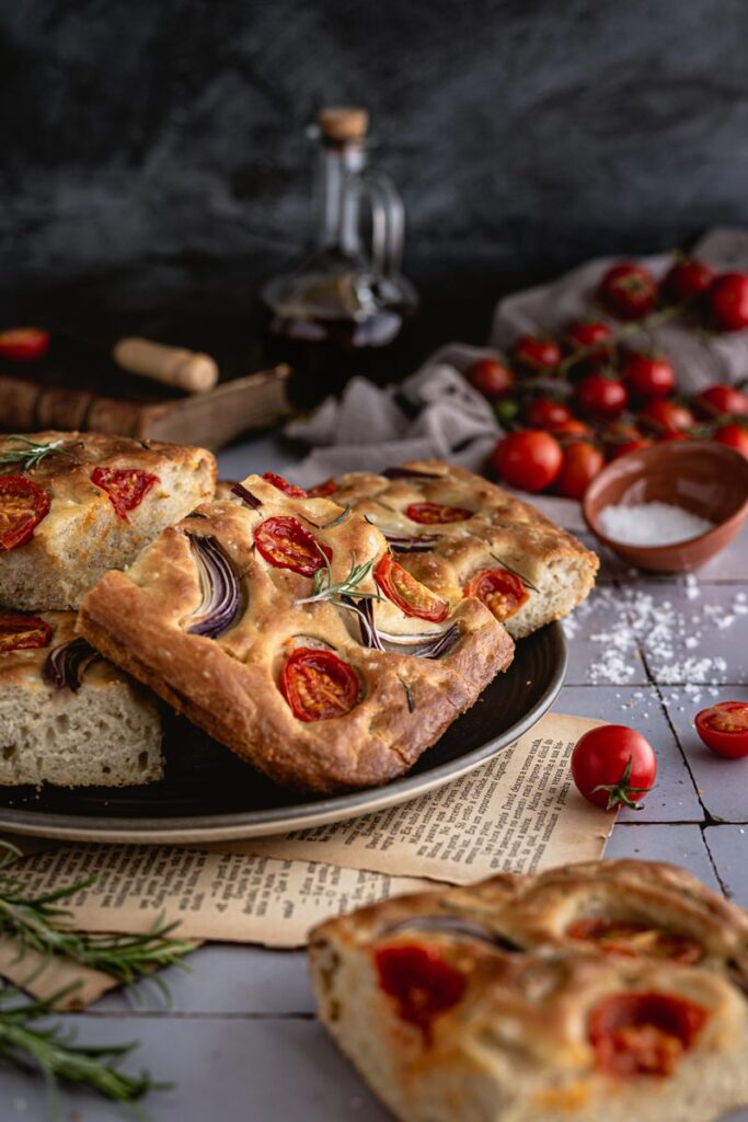 Focaccia com tomate e cebola roxa | Luís Miguel Costa