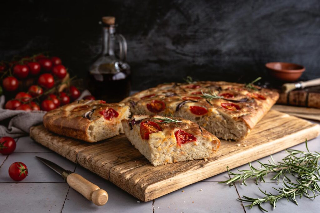 Focaccia com tomate e cebola roxa | Luís Miguel Costa